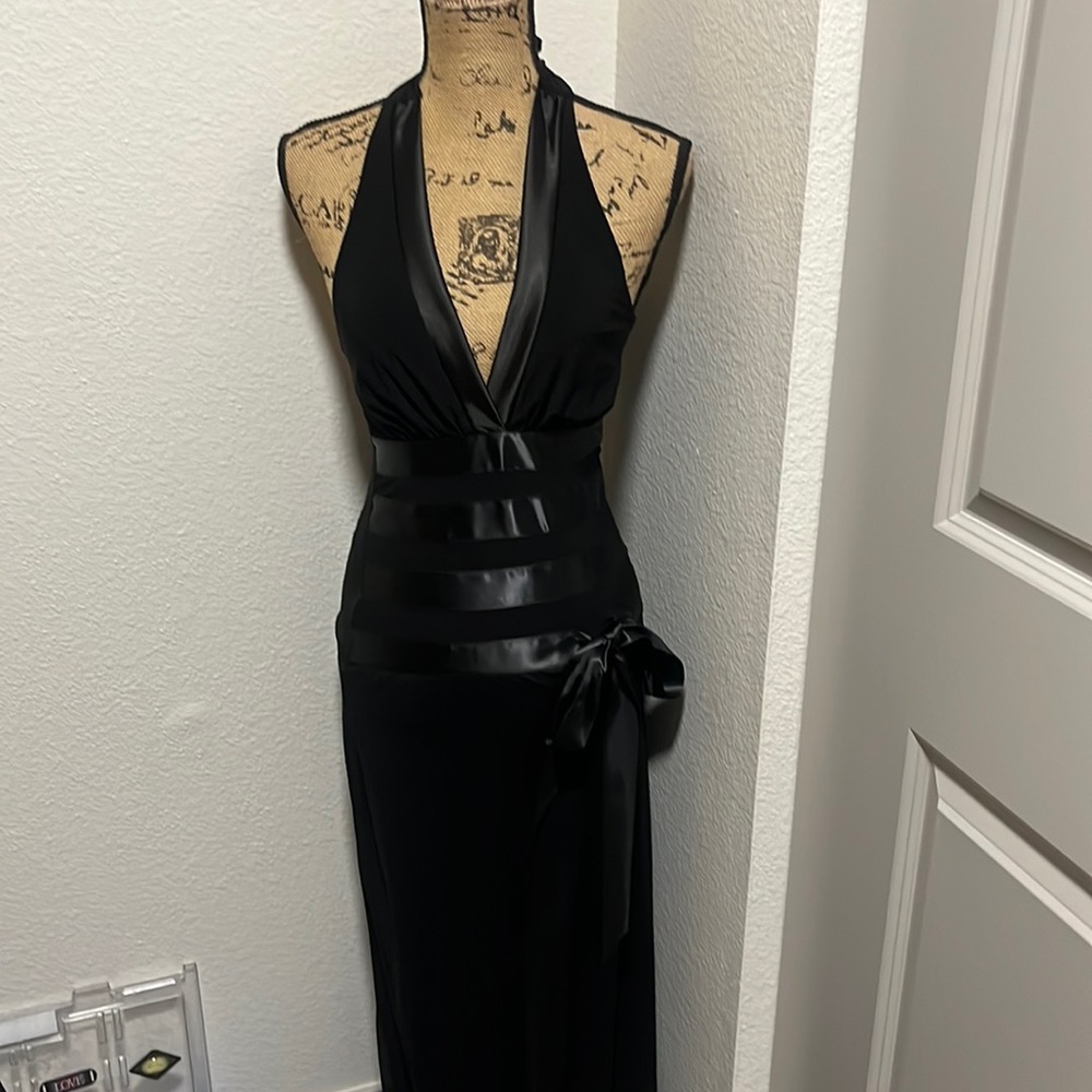 Black Form, Fitting Gown, Black Lycra With Satin - Gem